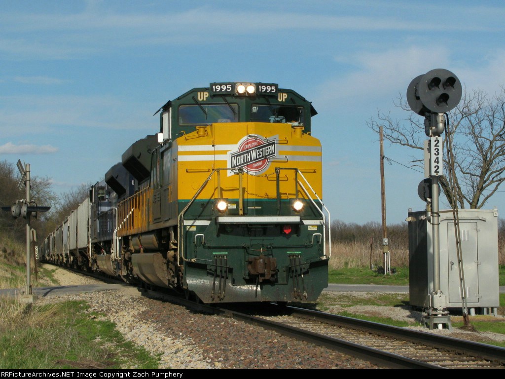 Southbound UP Manifest With the CNW and MP Heritage Locomotives